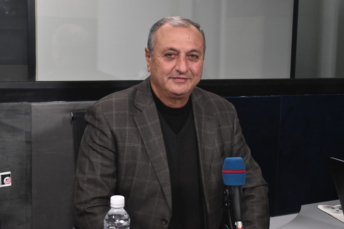 Issam Chebbi : Celui qui a fermé les portes du Parlement par un tank ...
